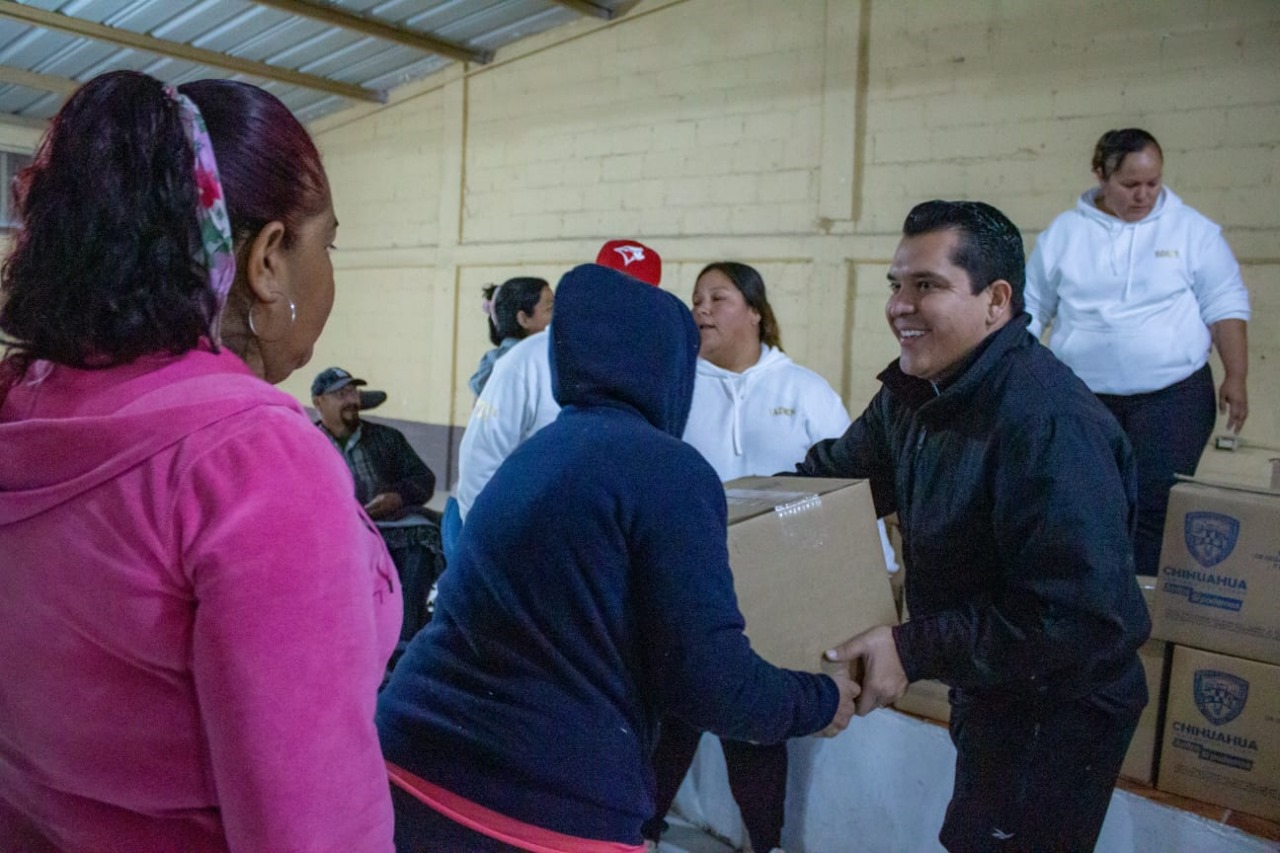 Reciben más de 150 familias del Km. 92, apoyos del diputado Roberto ...