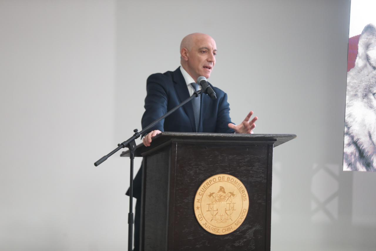 Imparte Miguel Carbonell conferencia sobre bienestar animal – Al Contacto