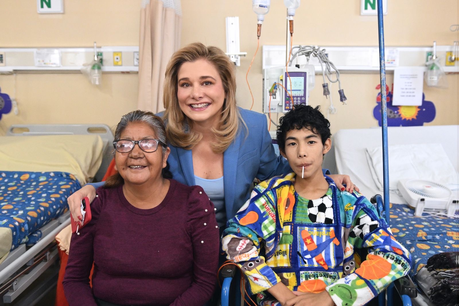 Visita Gobernadora a niñas y niños internados en el Hospital Infantil de Especialidades – Al ...