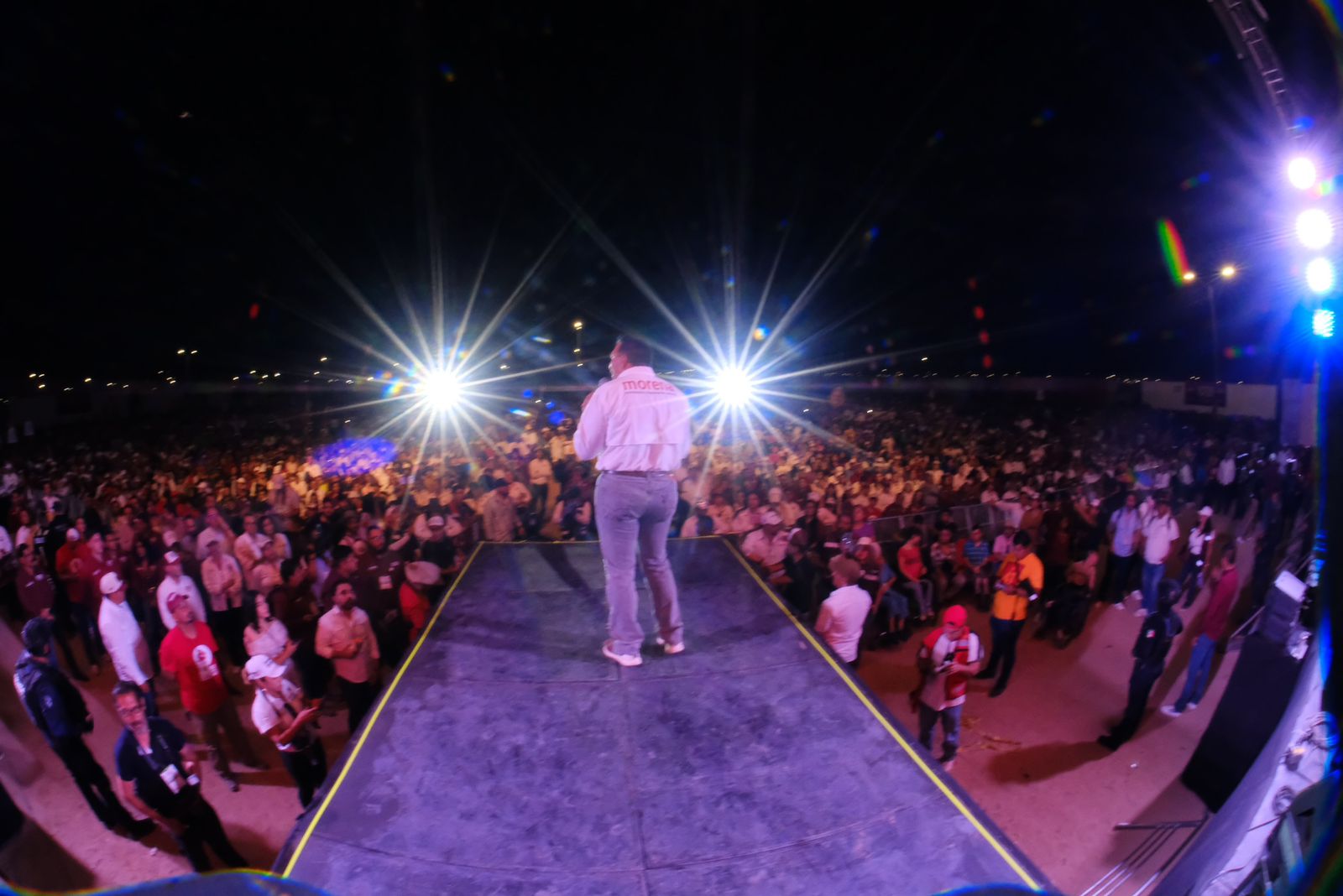 Cruz Pérez Cuéllar promete una “victoria histórica” en el cierre de campaña. – Al Contacto