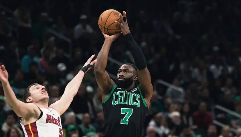 Celtics finiquitan serie ante el Heat y avanzan en los playoffs de la NBA. – Al Contacto