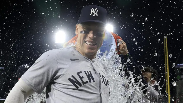 Aaron Judge, el más rápido en llegar a los 300 jonrones. – Al Contacto