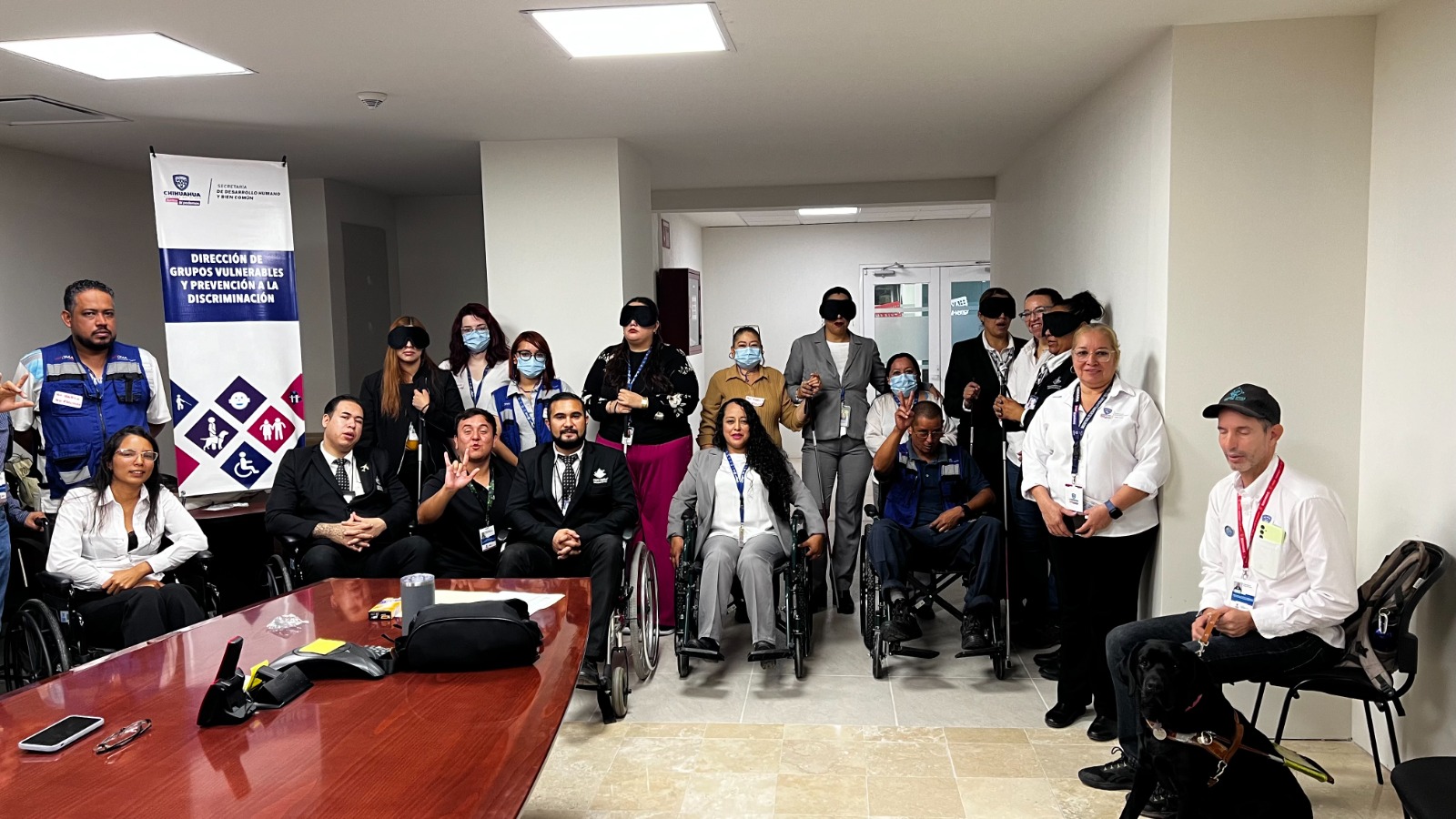 Capacitan a personal del aeropuerto Gral. Roberto Fierro Villalobos con ...