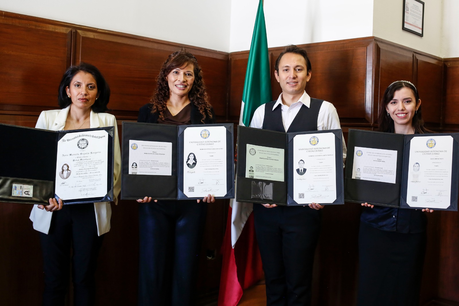 Cuatro egresados del CMA reciben su título y cédula profesional de la ...