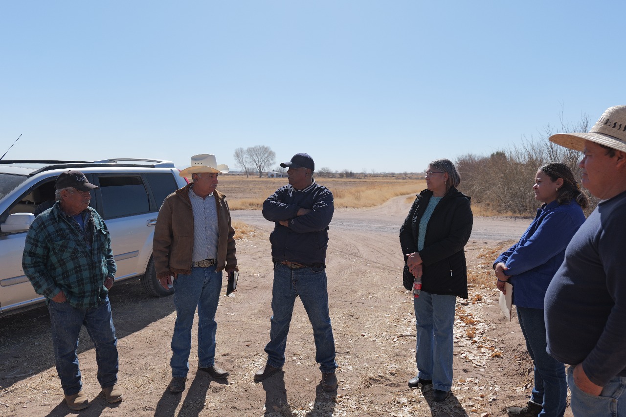 Refrenda Arturo Zubia su compromiso con el campo en Julimes. – Al Contacto