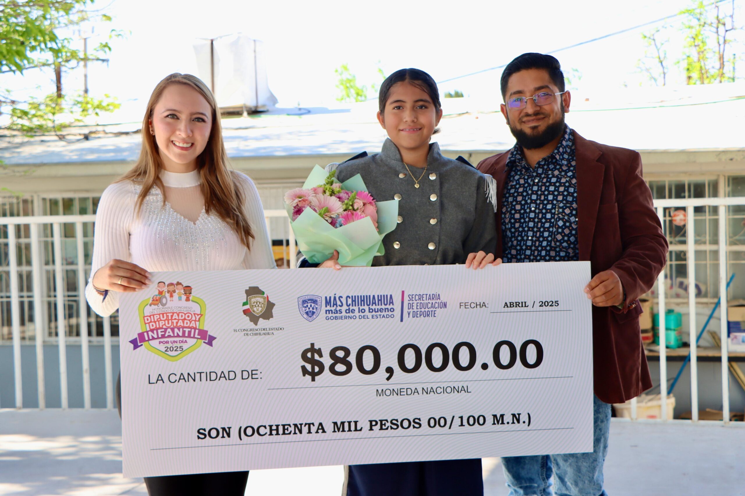 “Doble celebración: Carla Rivas entrega premio a niña diputada en el ...