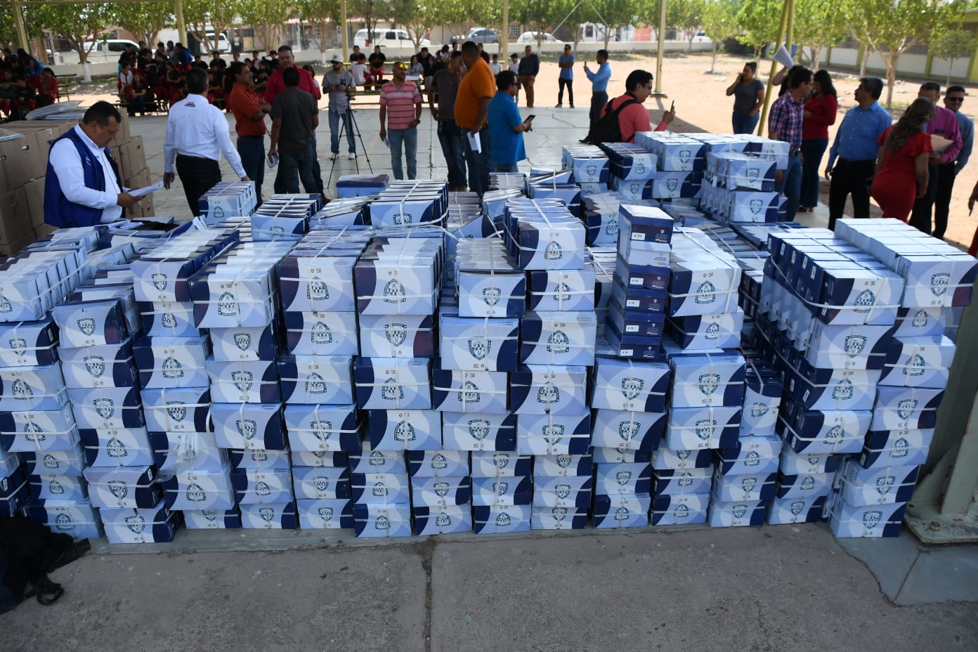 Entrega SEyD materiales escolares a 4 mil 782 estudiantes de planteles ...