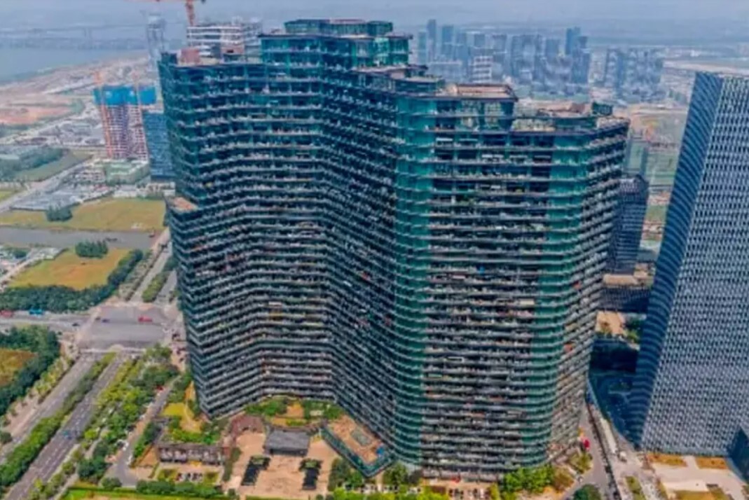 Así es el edificio que alberga a 22 mil personas – Al Contacto