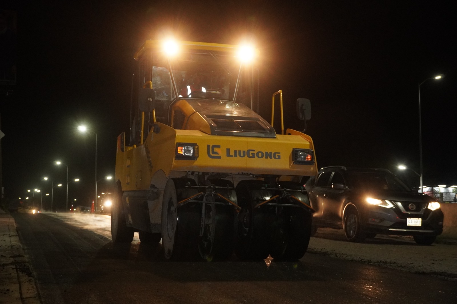 Trabaja Municipio en recarpeteo de lateral del periférico de la ...