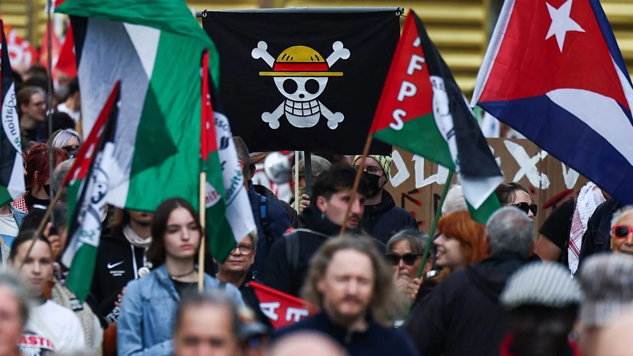 La Generación Z convierte símbolos pop en banderas de protesta. – Al ...